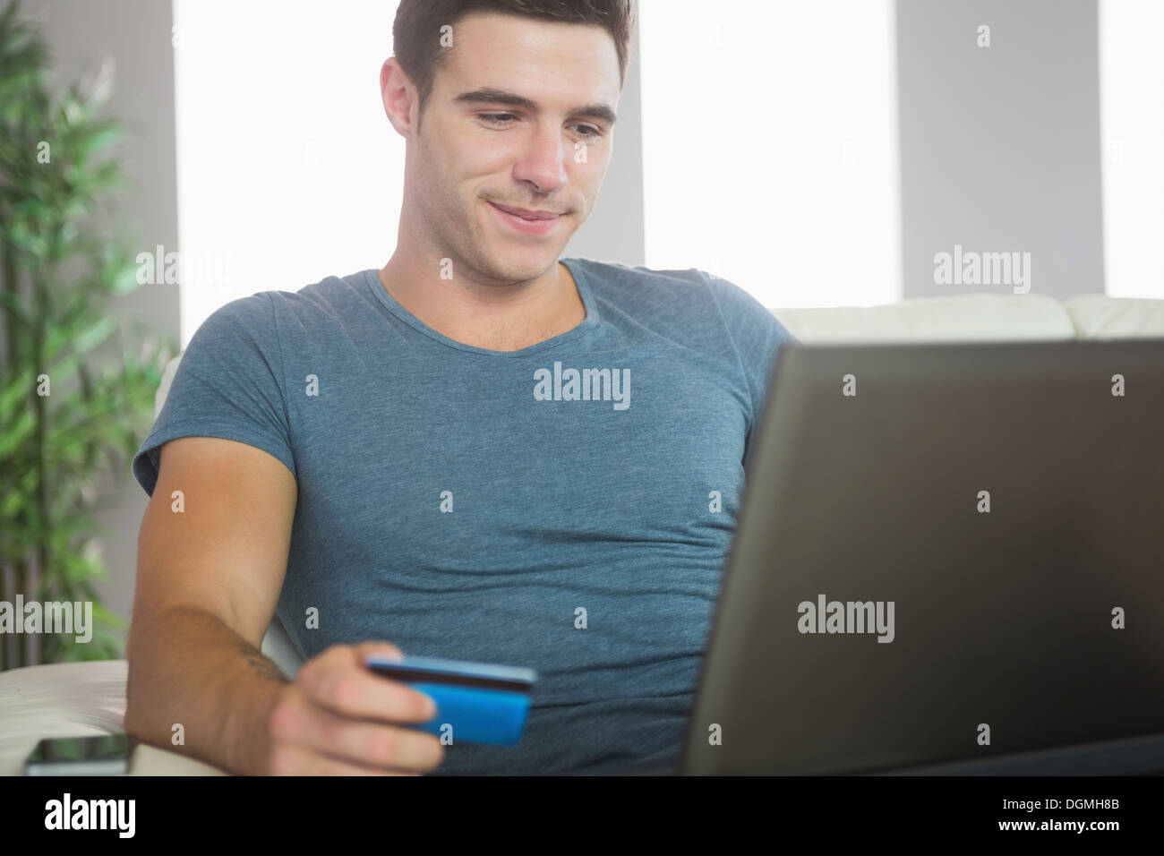 Man relaxing happy content hi-res stock photography and images - Alamy