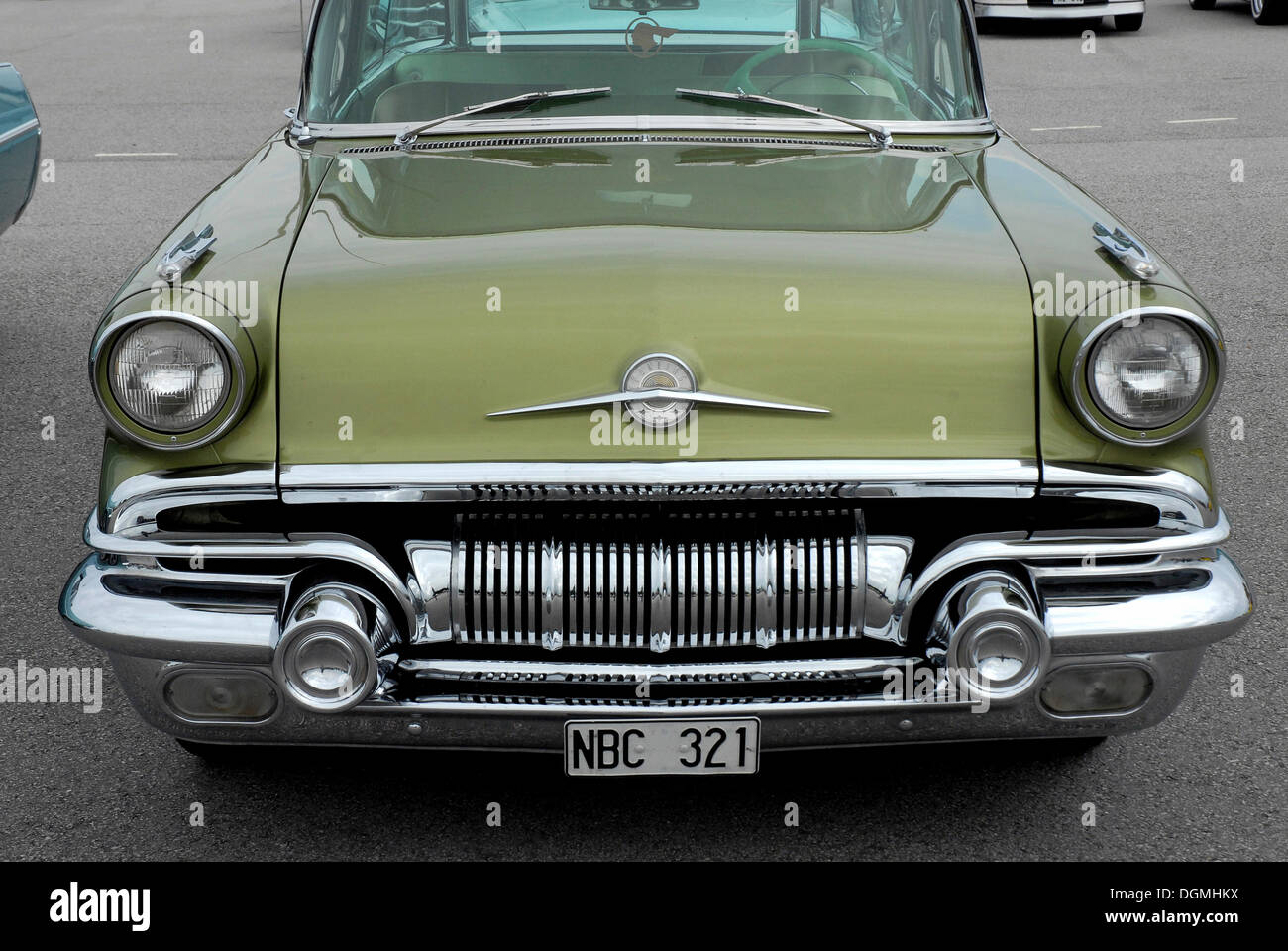 1950s pontiac front hi-res stock photography and images - Alamy
