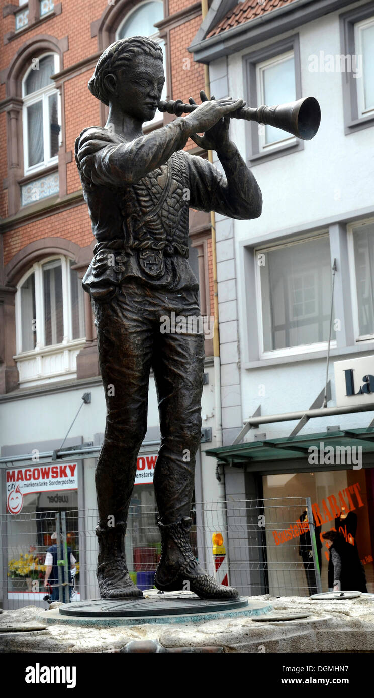 Statue of Rattenfaenger von Hameln, Pied Piper of Hamelin, Lower Saxony ...