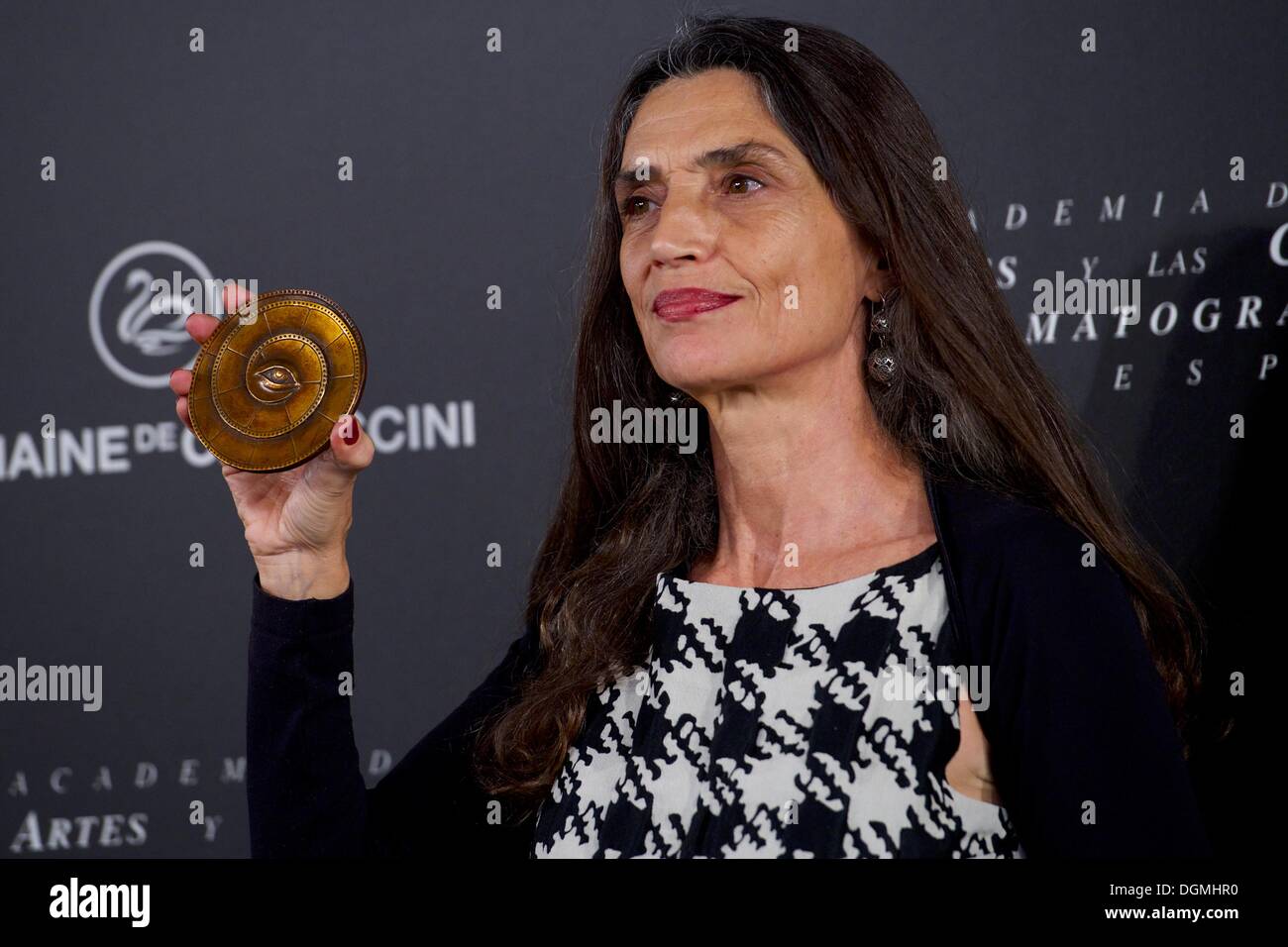 Madrid, Spain. 23rd Oct, 2013. Spanish actress Angela Molina receives ...