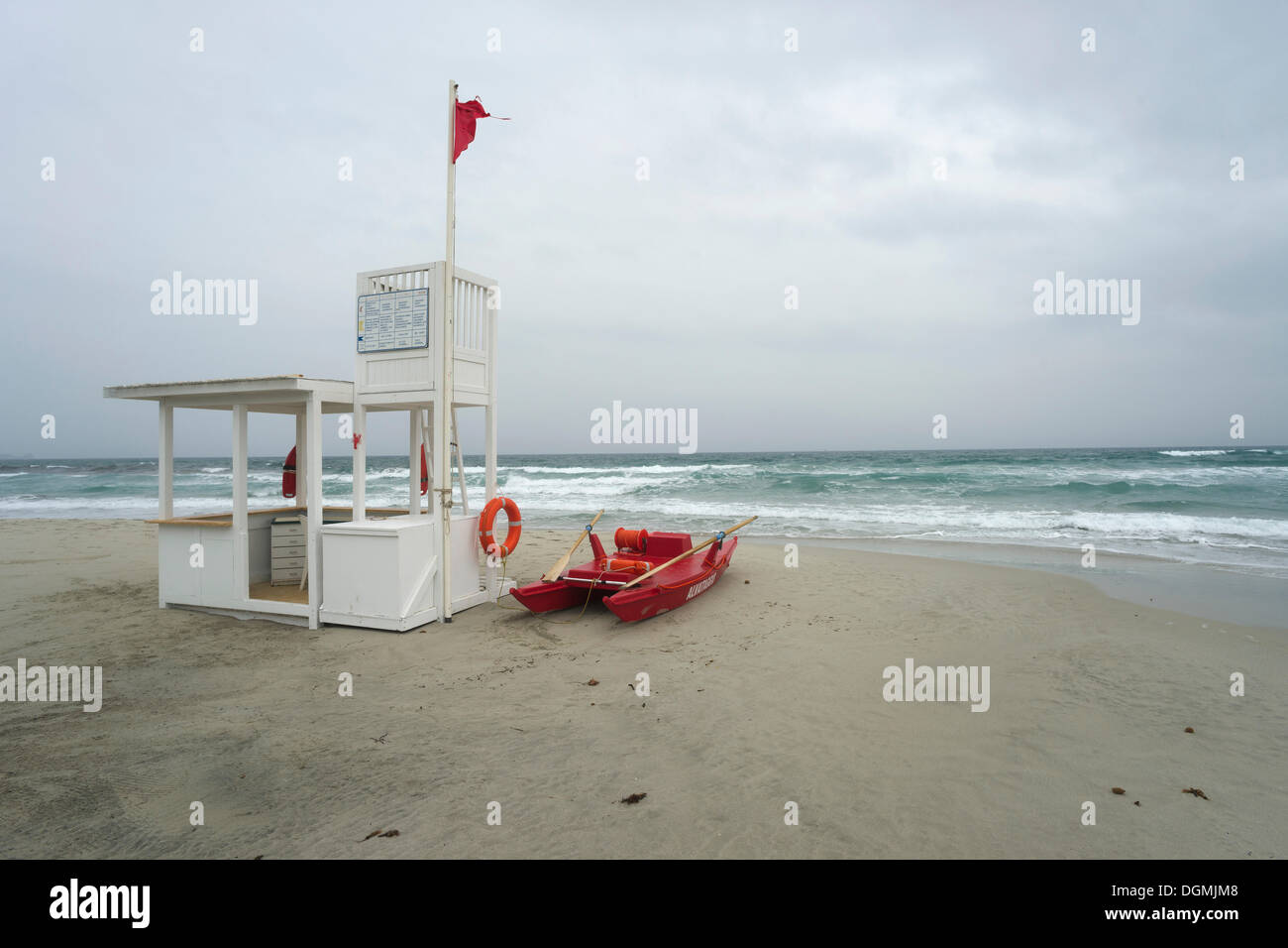 Lifeguard boat beach hi-res stock photography and images - Alamy