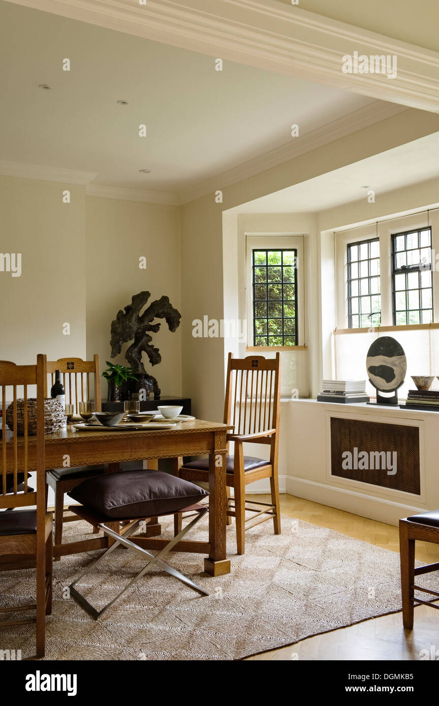 Tudor dining table hi-res stock photography and images - Alamy