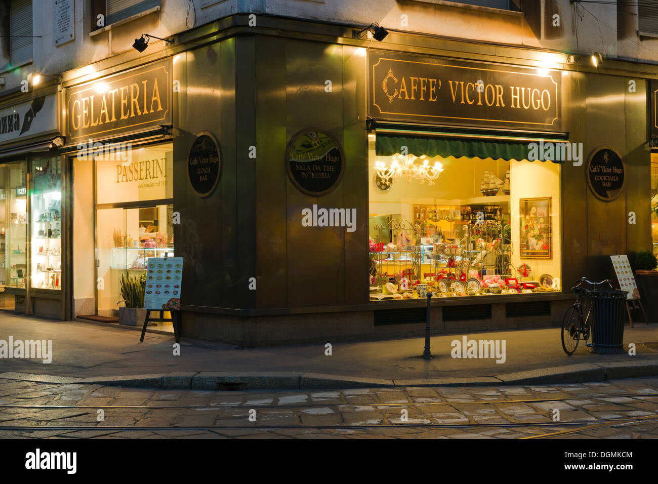 Caffe Victor Hugo, Milan, Lombardei / Lombardy, Italy Stock Photo - Alamy