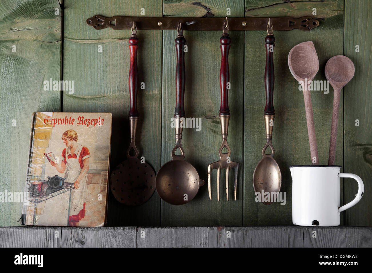 Kitchen utensils in a container hi-res stock photography and images - Alamy