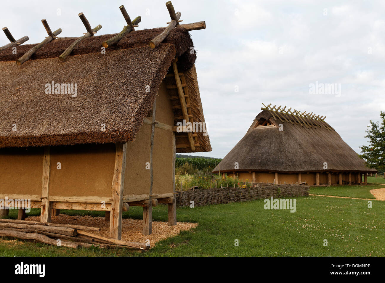 Iron age buildings hi-res stock photography and images - Alamy