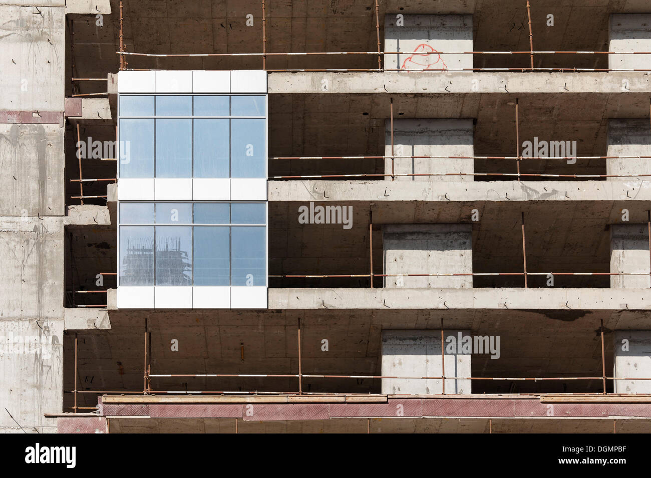 Shell of a building hi-res stock photography and images - Alamy