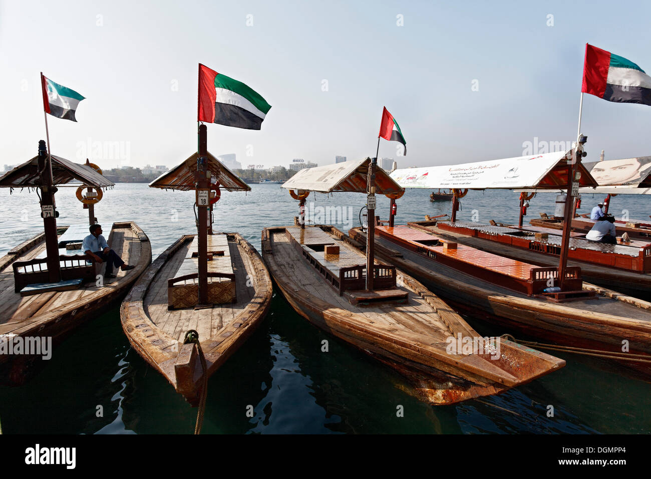 Traditional abra boats hi-res stock photography and images - Alamy