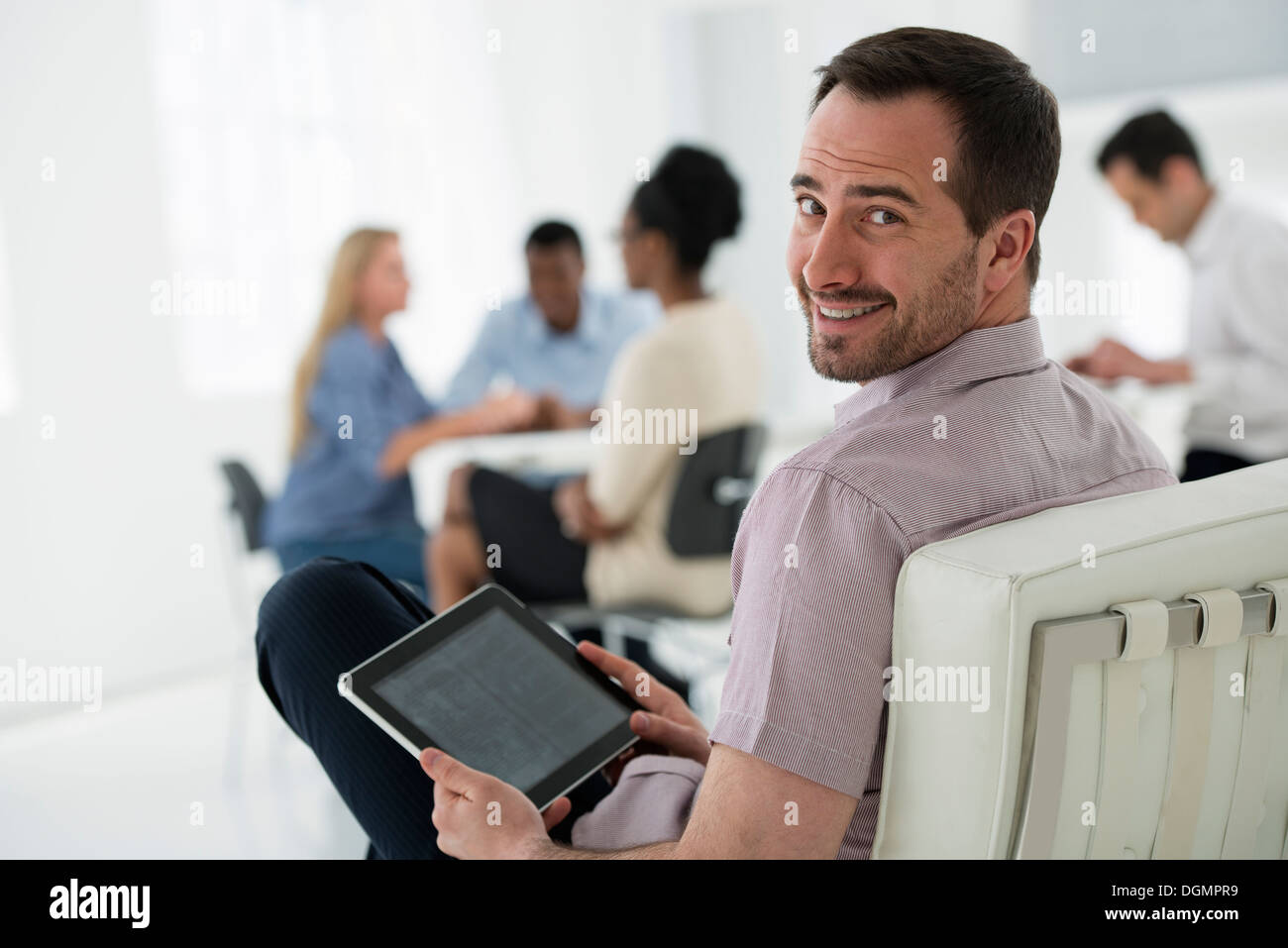 Office meeting hi-res stock photography and images - Alamy