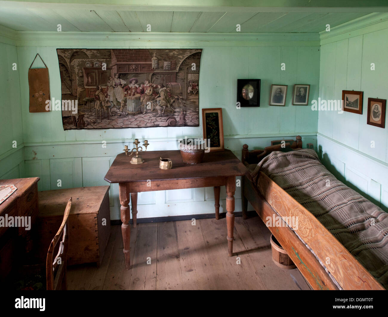 Sod house hi-res stock photography and images - Alamy