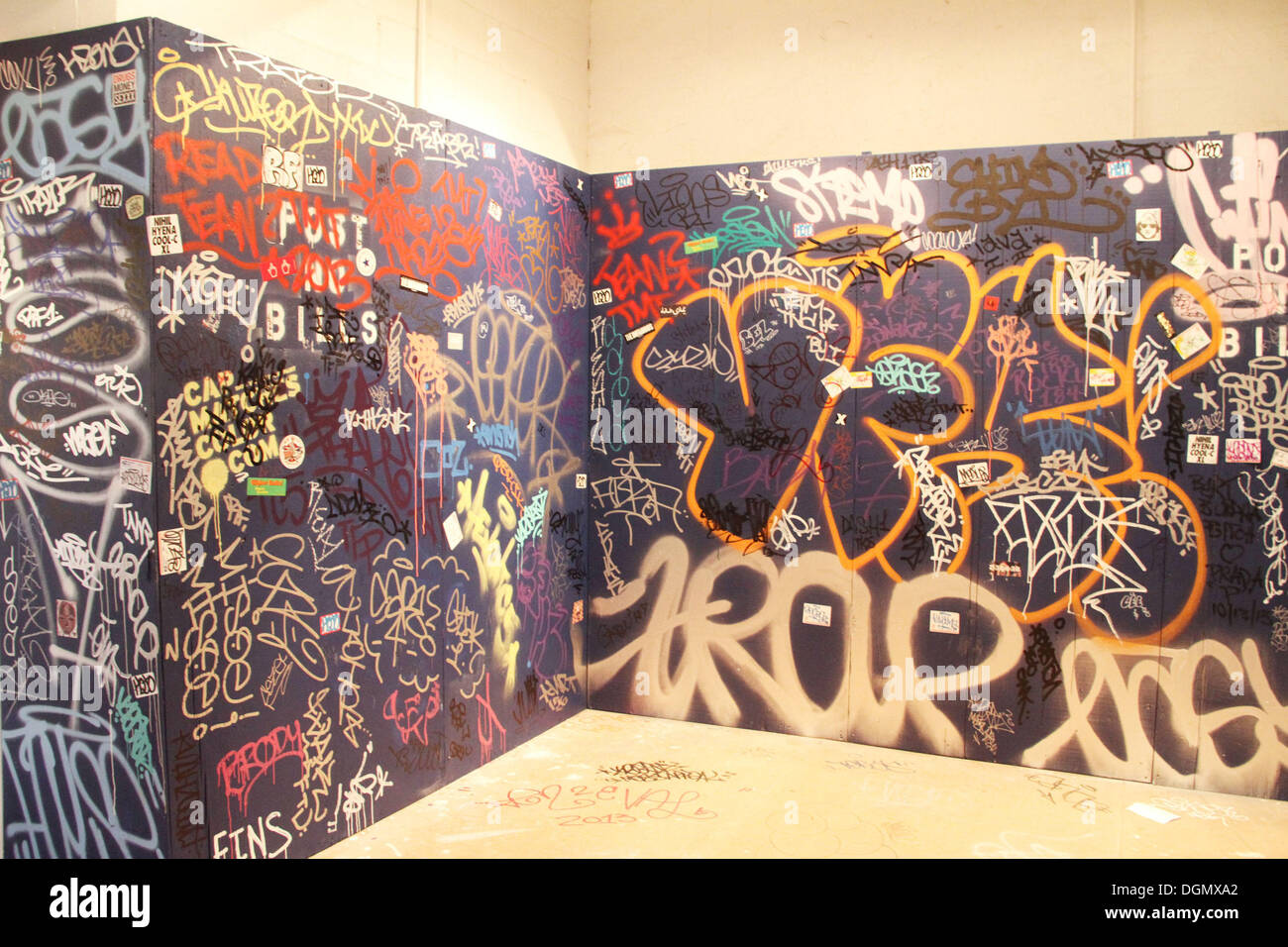 New York, New York, USA. 21st Oct, 2013. A view of a graffiti tag wall ...
