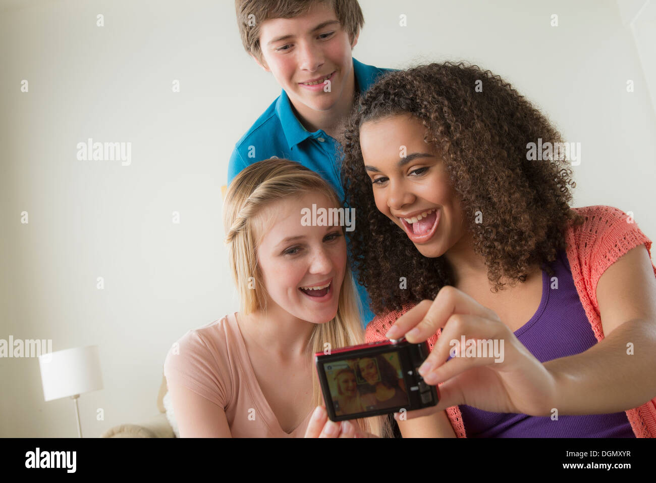 Camera kids hi-res stock photography and images - Alamy