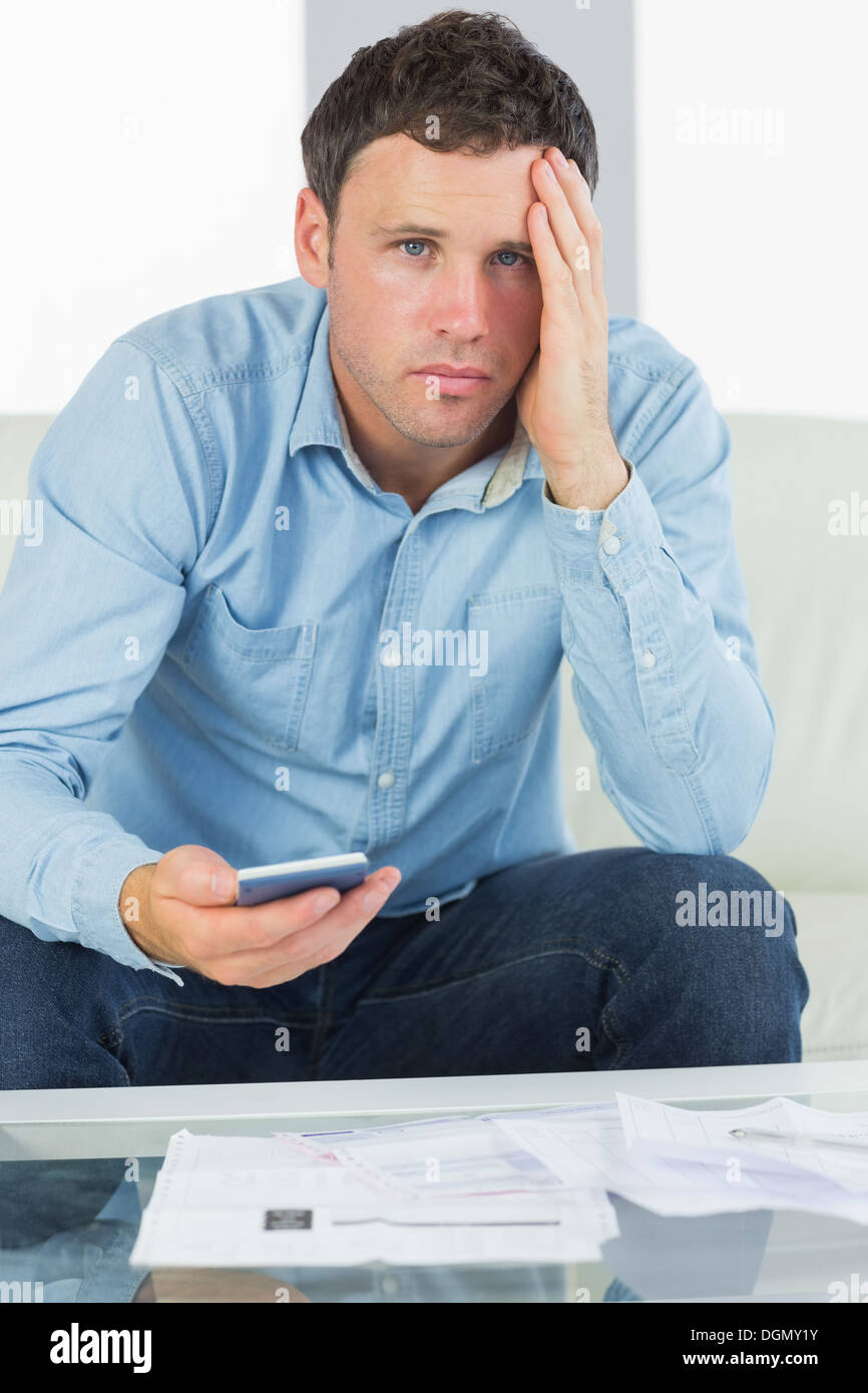 Concerned looking man hi-res stock photography and images - Alamy