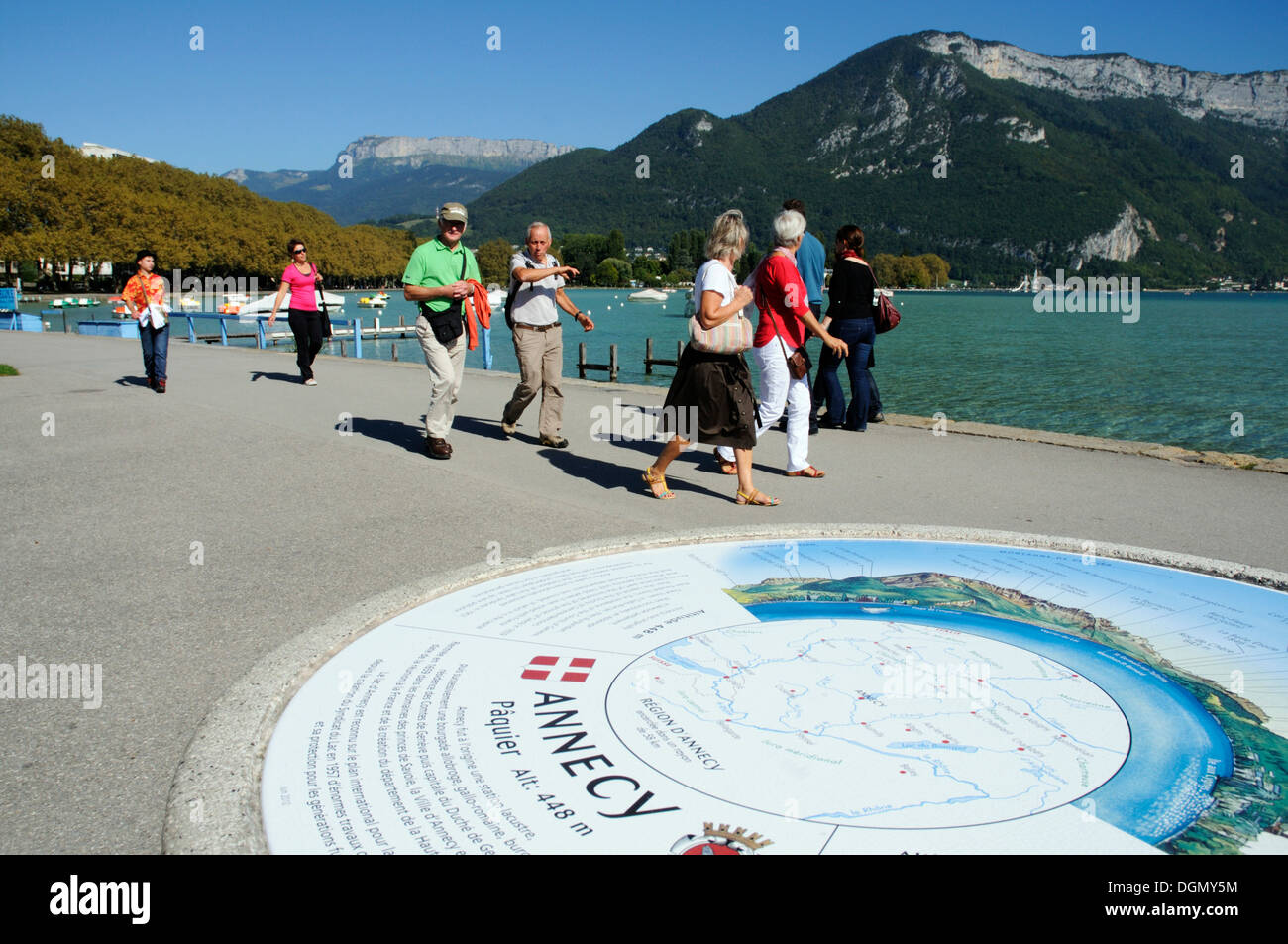 Walking along the promenade hi-res stock photography and images - Alamy