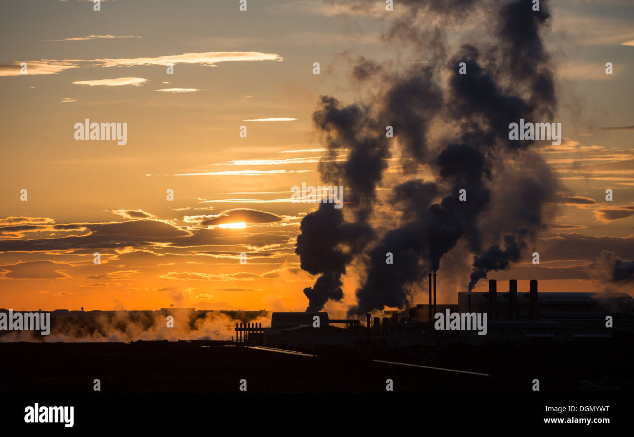 Factory rooftop hi-res stock photography and images - Alamy