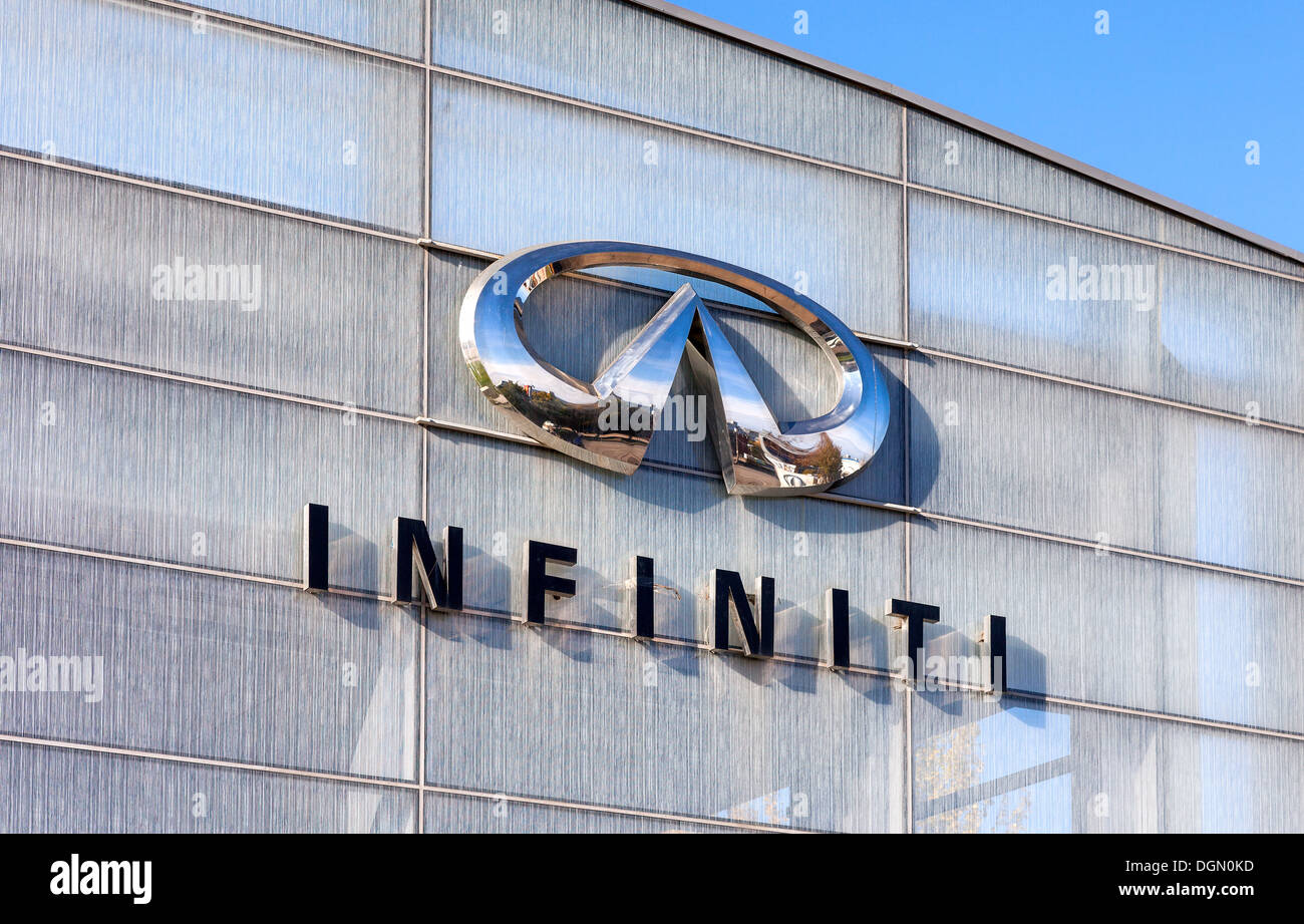 The emblem INFINITI Stock Photo - Alamy