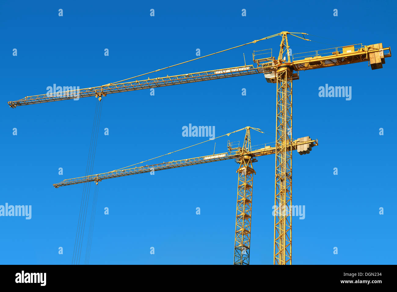 Tower cranes hi-res stock photography and images - Alamy