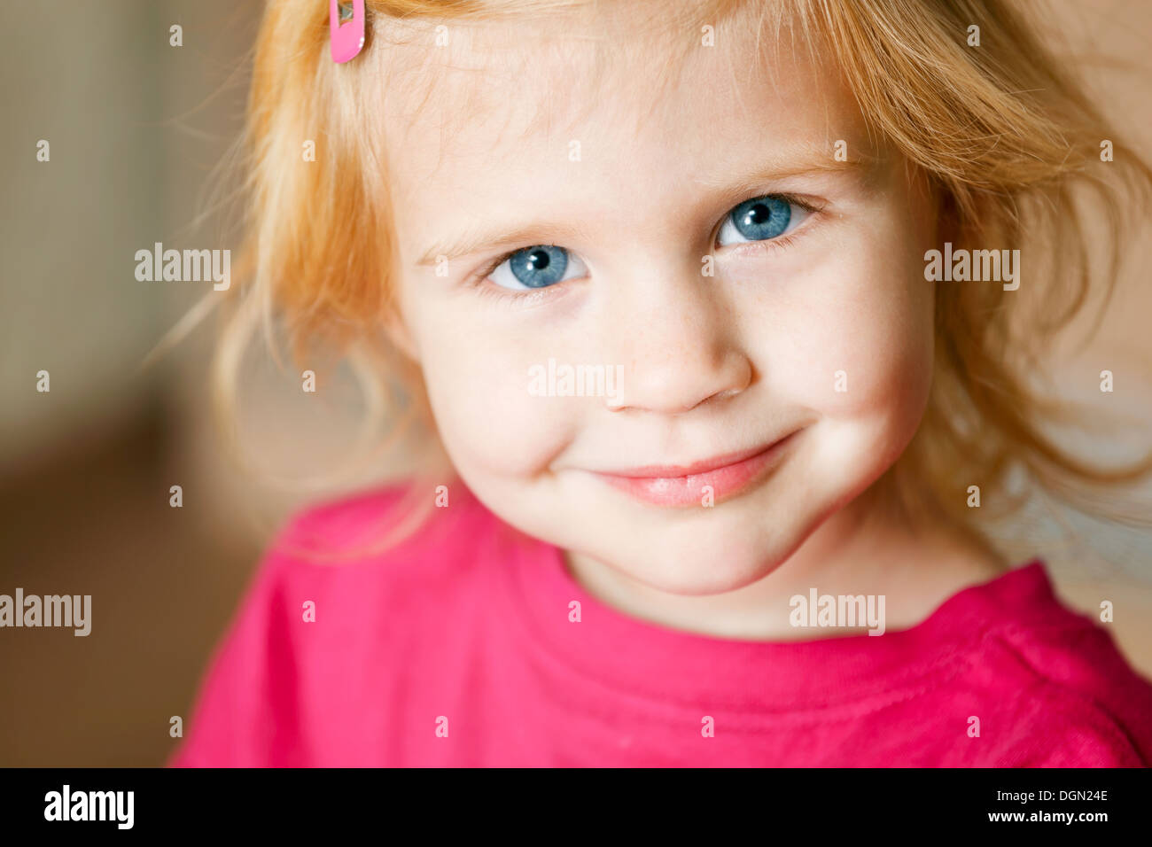 Red hair little girl hi-res stock photography and images - Alamy