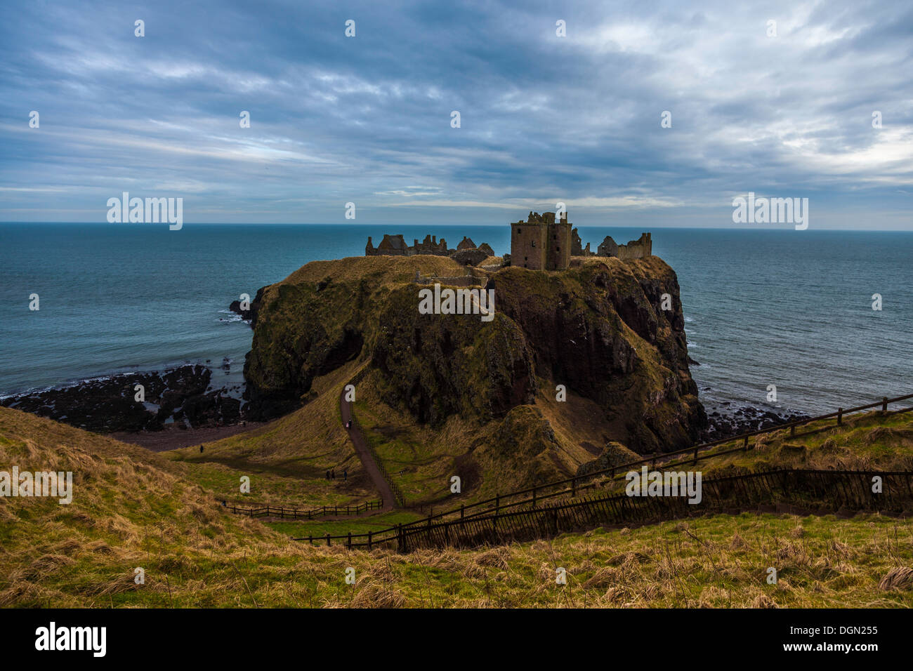 Cliffs at dunnottar castle hi-res stock photography and images - Alamy