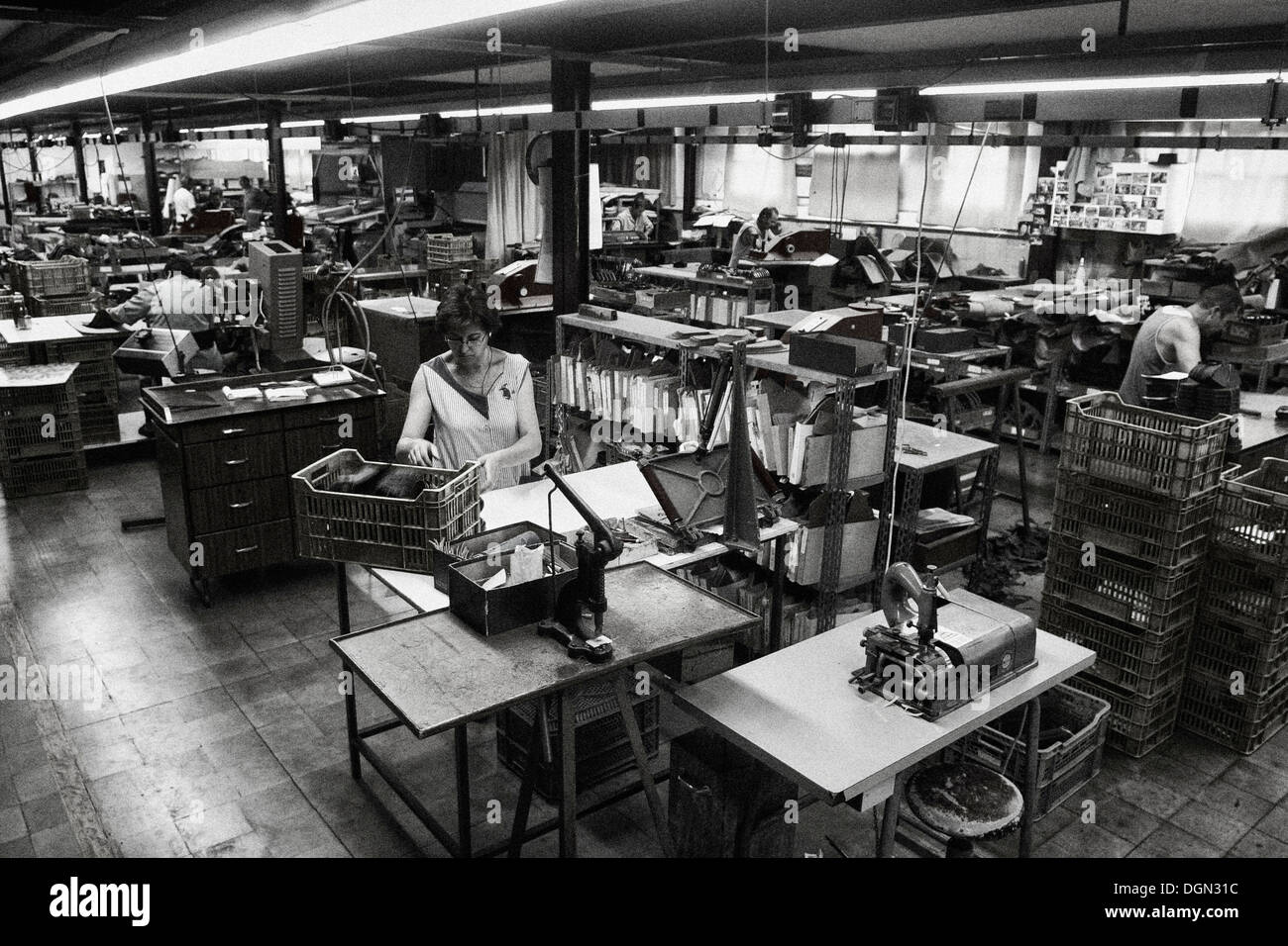 Inside a shoemaking industrial factory in the Spanish island of ...