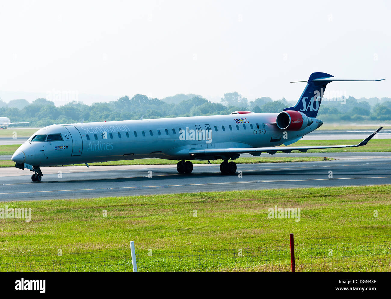 Bombardier crj 900 hi-res stock photography and images - Alamy