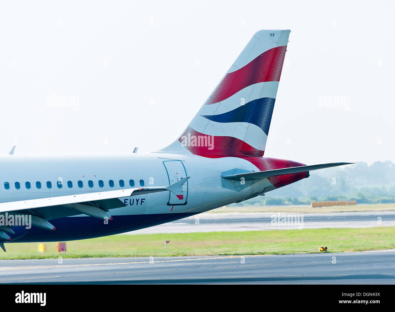 British airways airbus a320 tail hi-res stock photography and images ...
