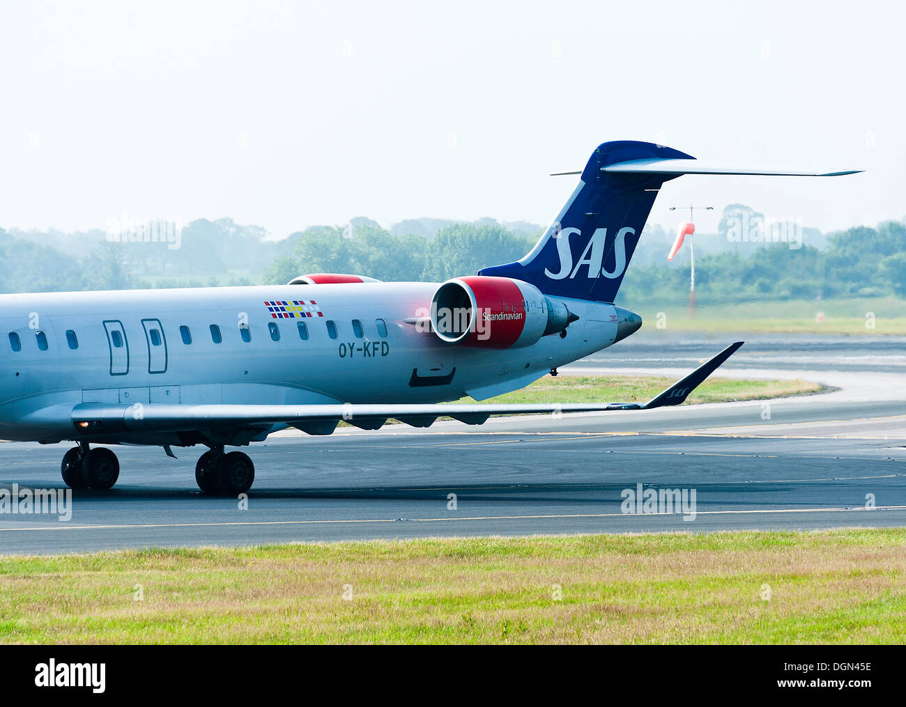 Bombardier crj 900 hi-res stock photography and images - Alamy
