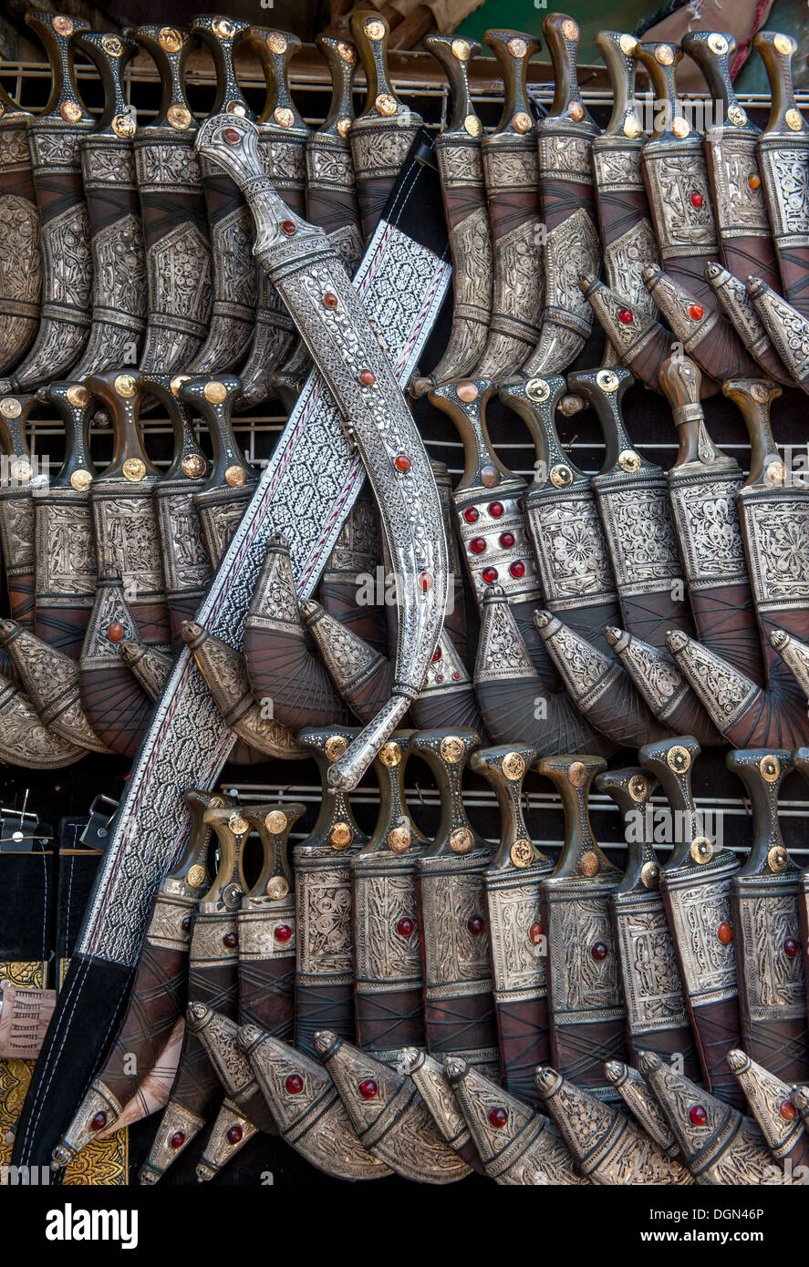 Yemeni traditional dagger hi-res stock photography and images - Alamy
