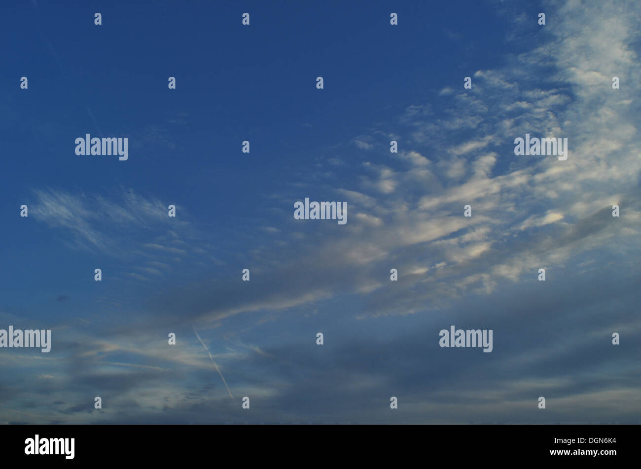 Beautiful shape cloud hi-res stock photography and images - Alamy