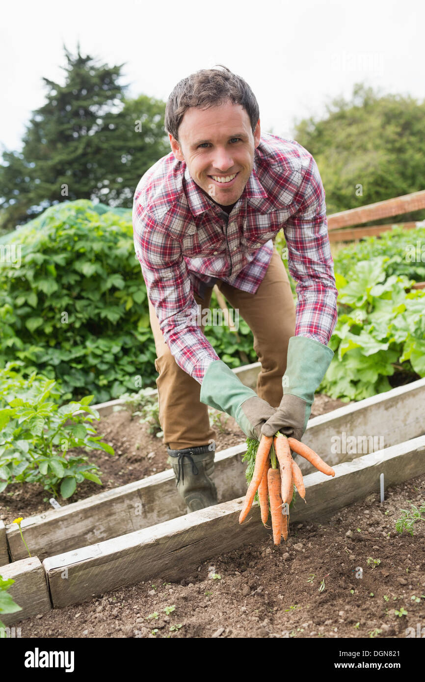 Man wearing dark green hi-res stock photography and images - Alamy