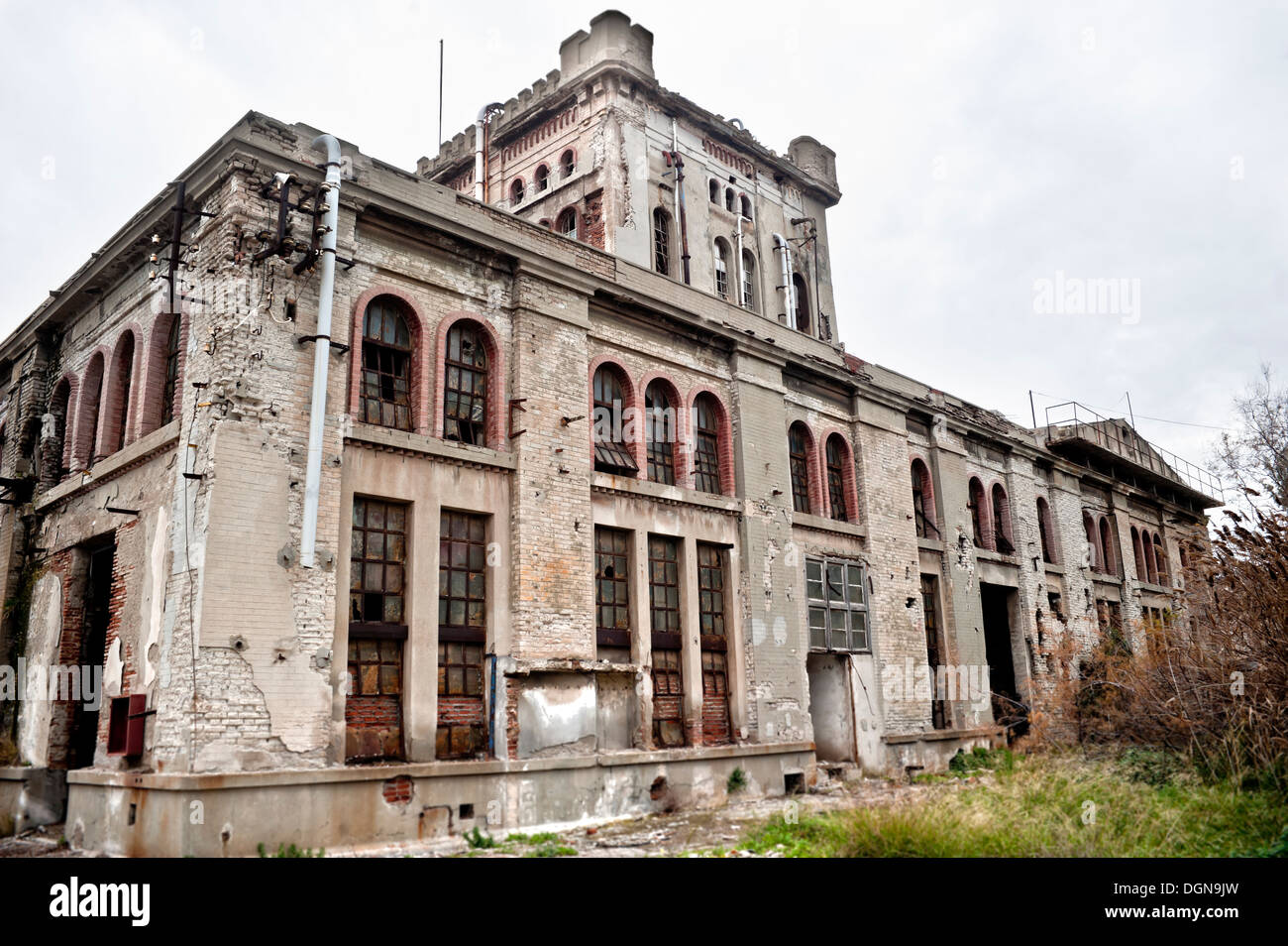 Abandoned old factory Stock Photo - Alamy