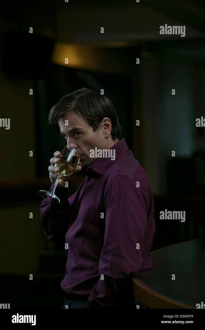 Man leaning against bar hi-res stock photography and images - Alamy