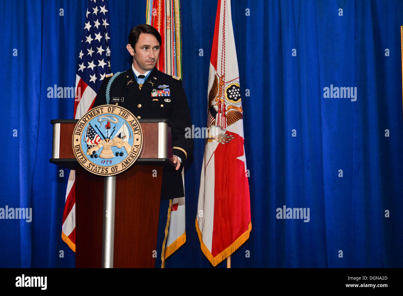 Former U.S. Army Capt. William D. Swenson, Medal of Honor recipient ...