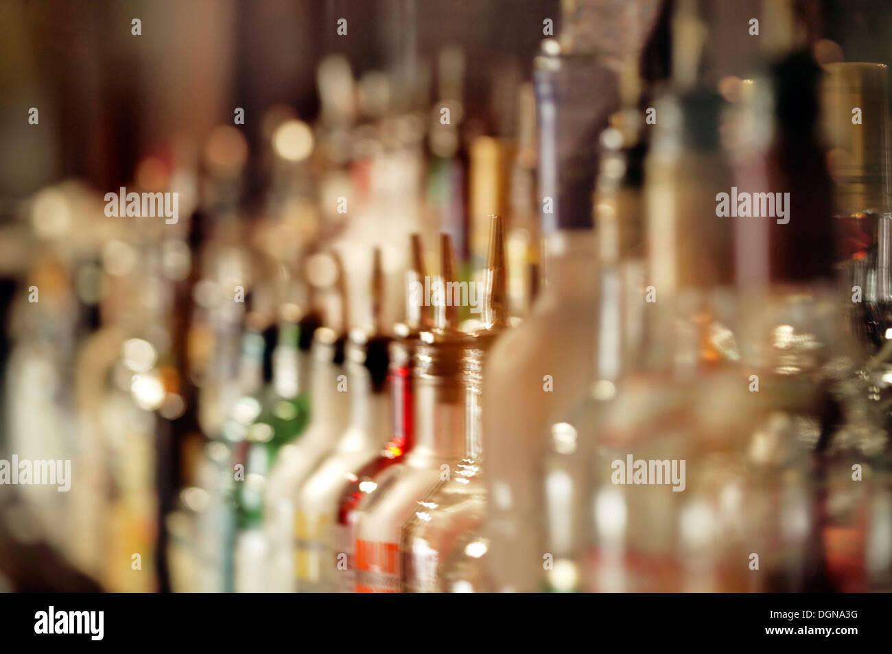 Bottles behind a bar hi-res stock photography and images - Alamy