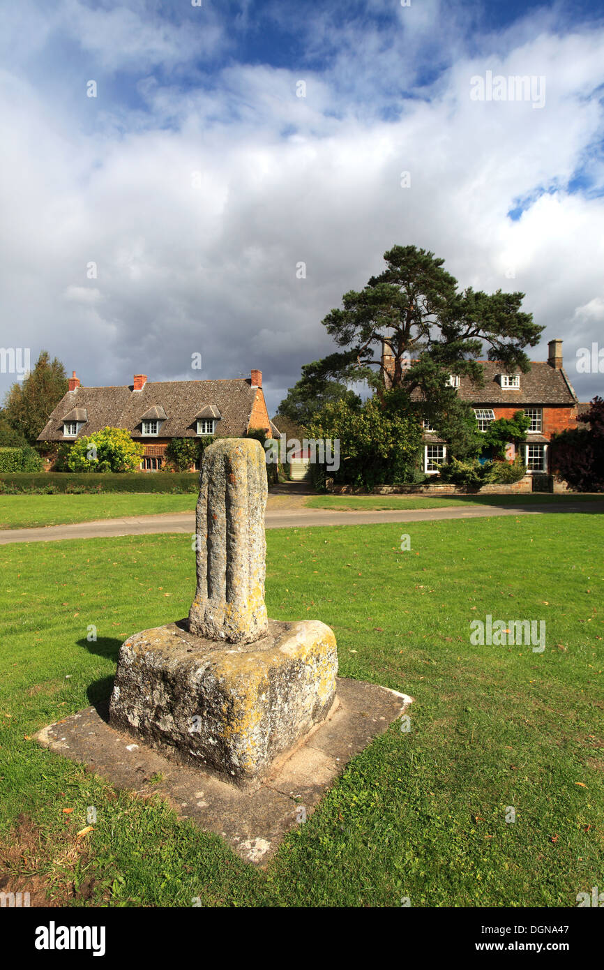 The village green, Lyddington village, Rutland County, England, UK ...