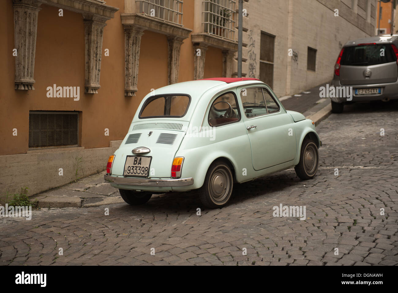 Fiat 500 rome italy hi-res stock photography and images - Alamy