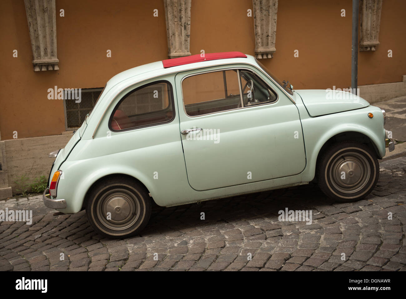Fiat 500 rome hi-res stock photography and images - Alamy