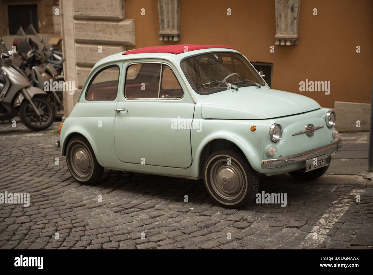 Fiat 500 rome italy hi-res stock photography and images - Alamy