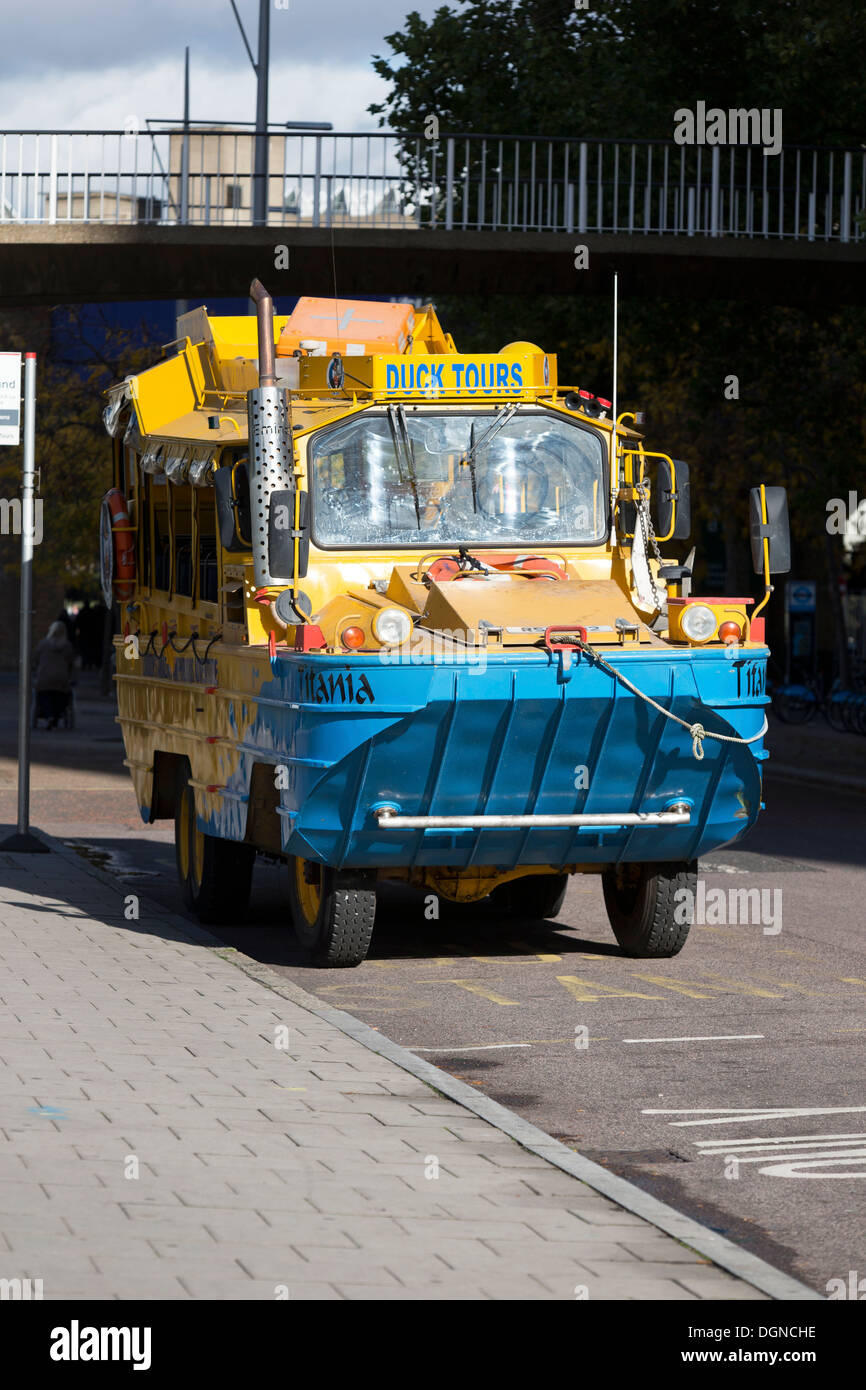 London duck tours amphibious vehicle hi-res stock photography and ...
