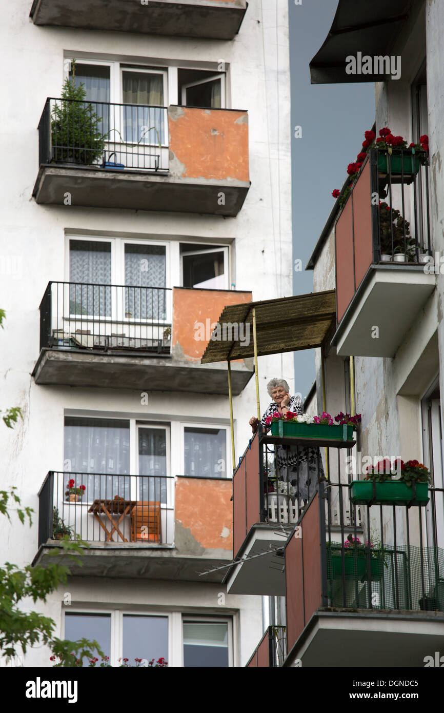 Run down high rise hi-res stock photography and images - Alamy