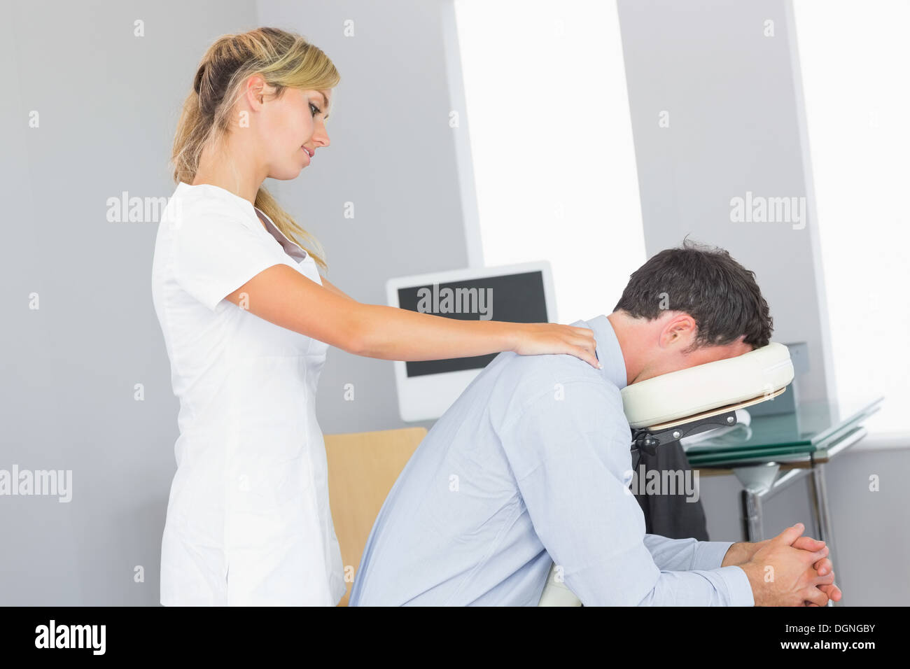 Therapist and client hi-res stock photography and images - Alamy