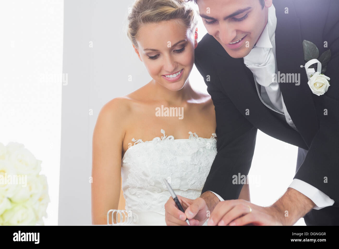 Happy contract hi-res stock photography and images - Alamy