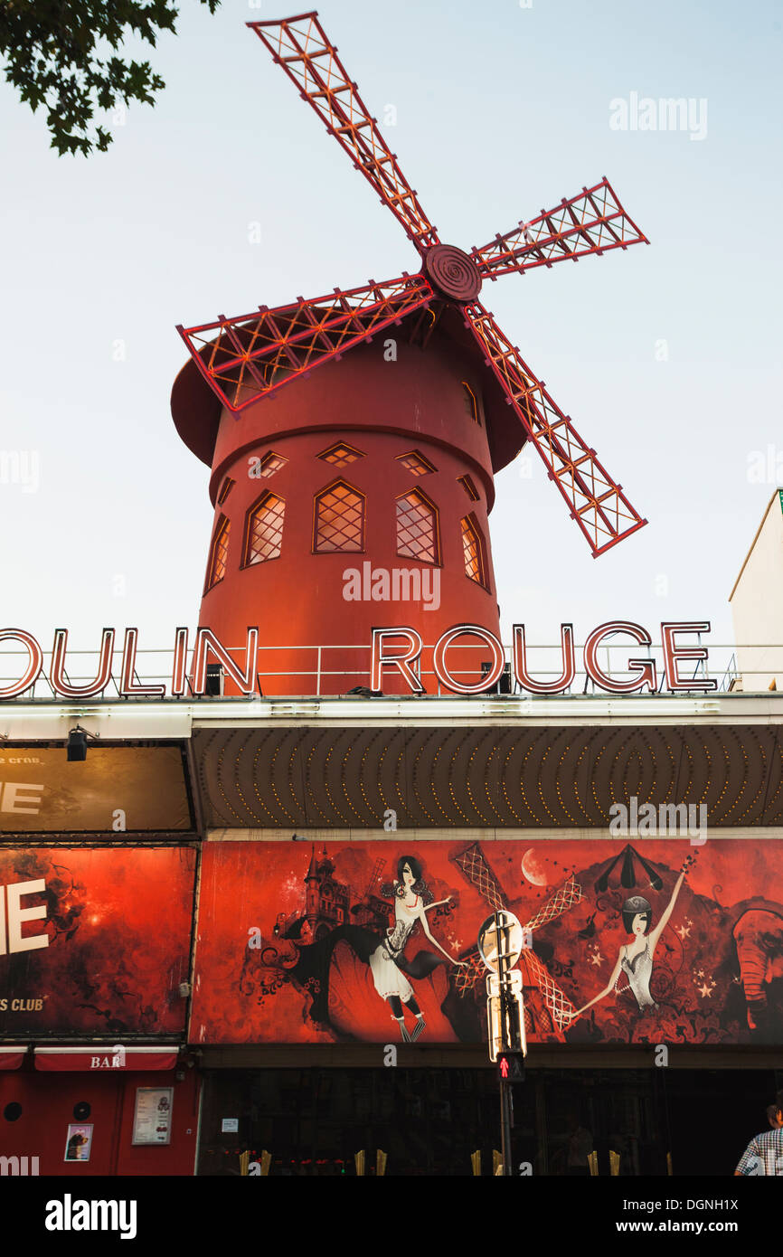 Moulin rouge windmill hi-res stock photography and images - Alamy
