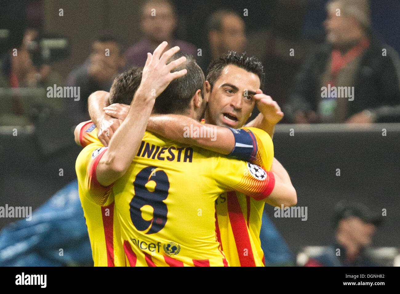 Messi iniesta xavi hi-res stock photography and images - Alamy