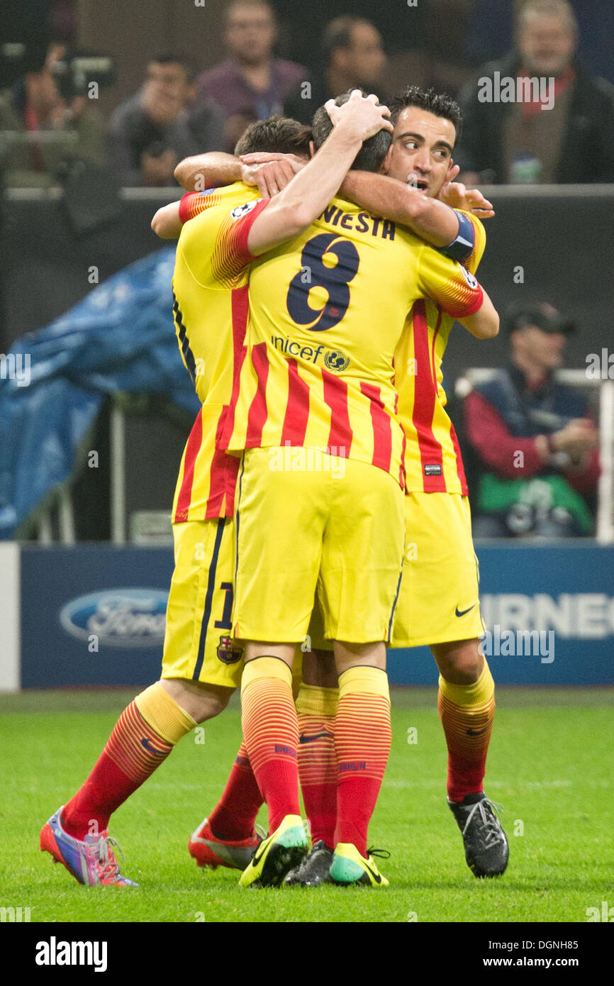Messi champions league goal 2013 hi-res stock photography and images ...