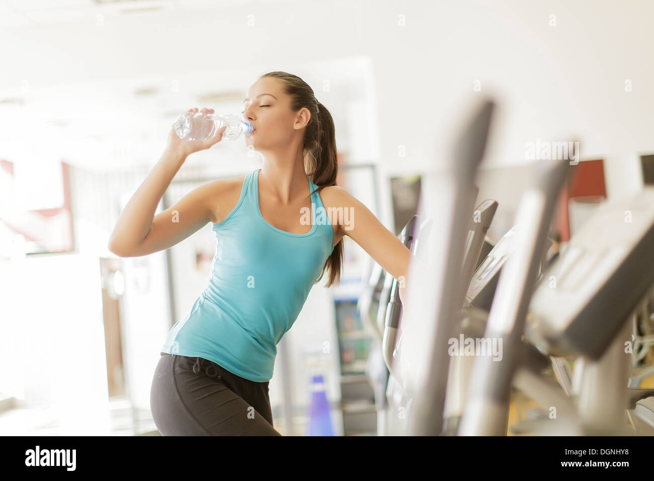Woman in workout clothing hi-res stock photography and images - Alamy