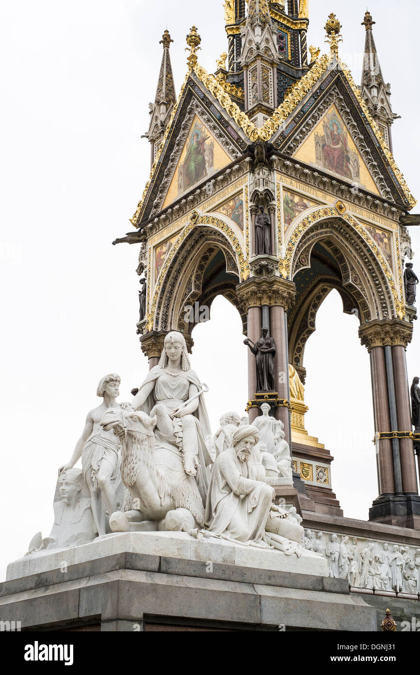 Four main statues hi-res stock photography and images - Alamy