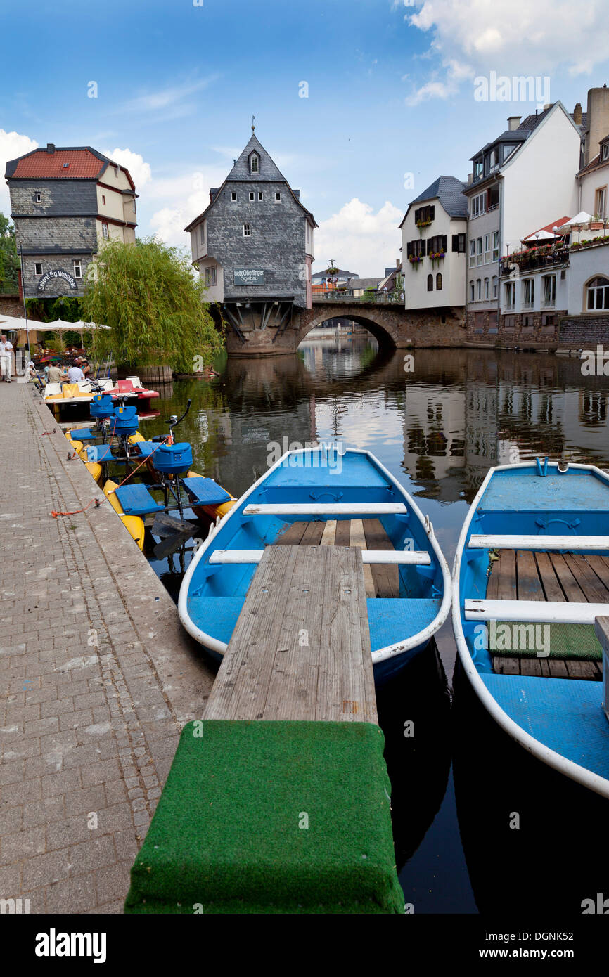 Alte Nahebruecke bridge and the Brueckenhaeuser houses, boat dock, Bad ...