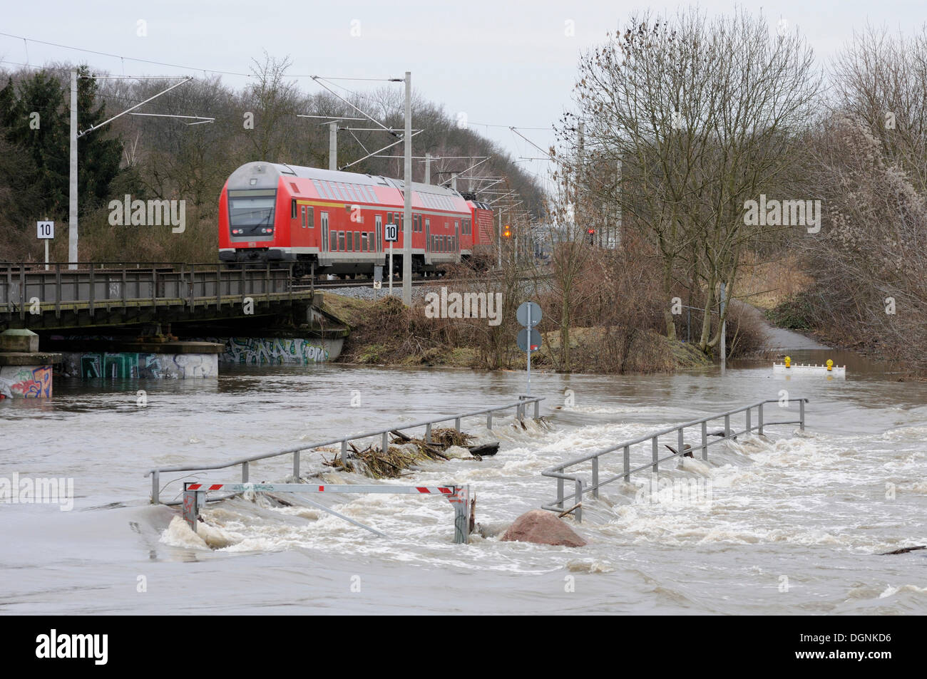 High flood waters hi-res stock photography and images - Alamy