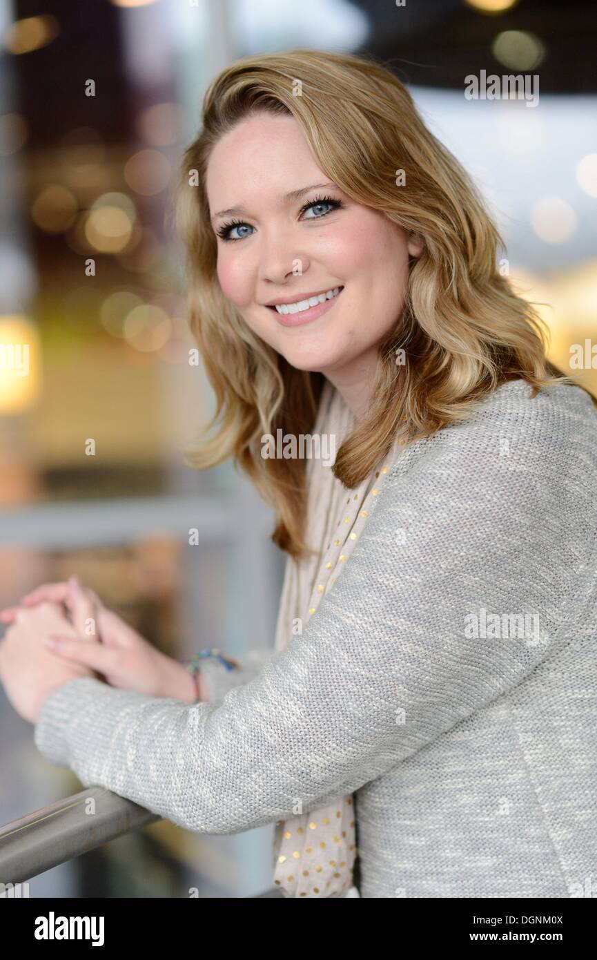 Sarah maas hi-res stock photography and images - Alamy