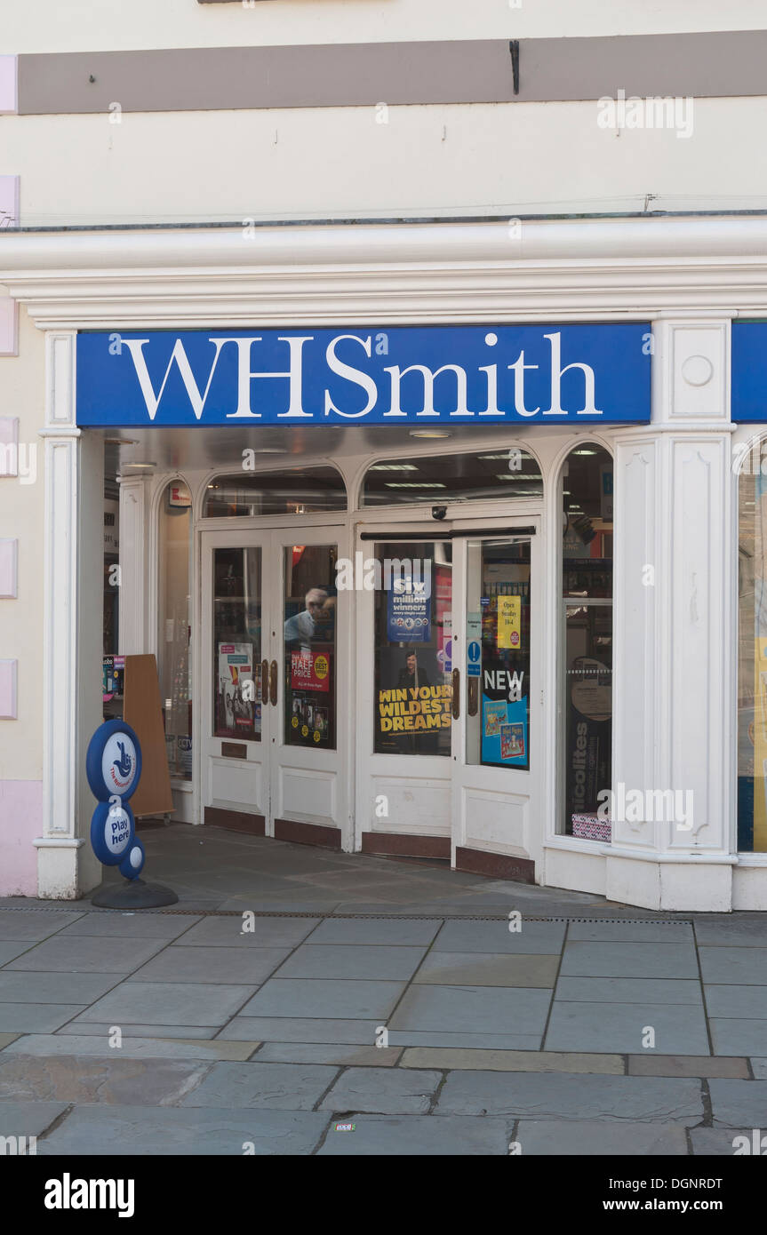 W smith shop hi-res stock photography and images - Alamy
